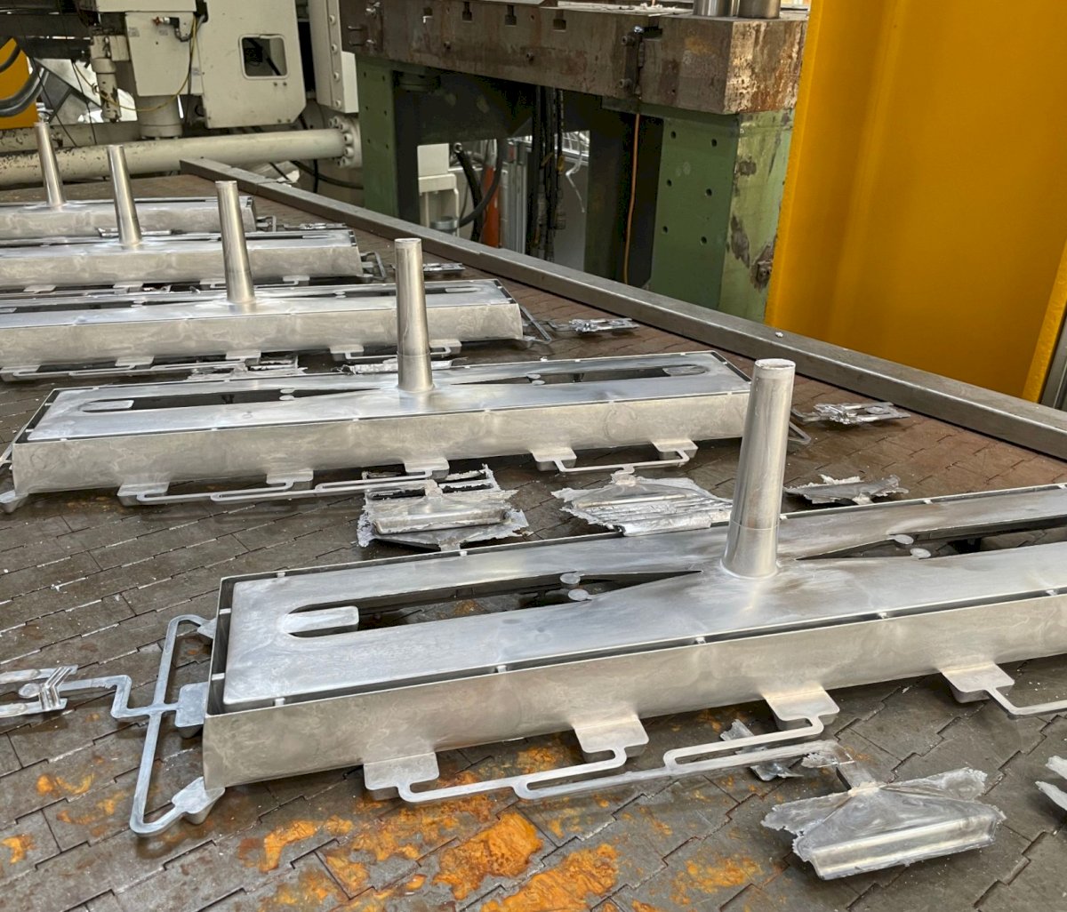 High-pressure die-cast items for Louis Poulsen